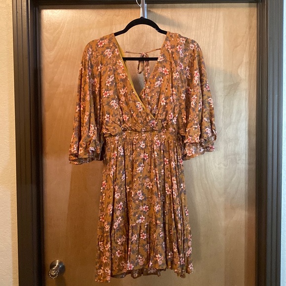Peach Love California | Dresses | Peach Love Floral Mustard Colored ...